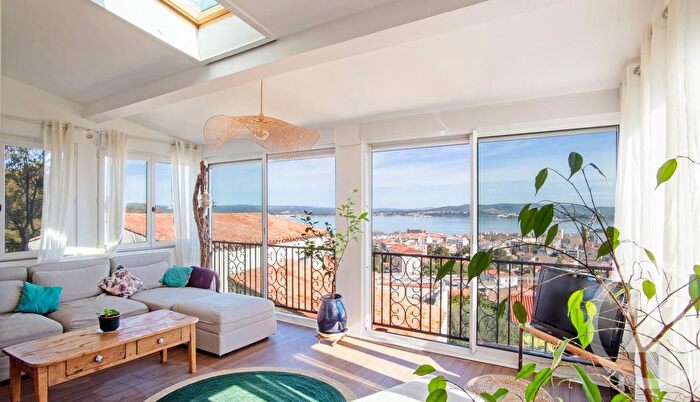 Maison à louer - Sète, Saint-Clair - 3 pièces - 2 chambres