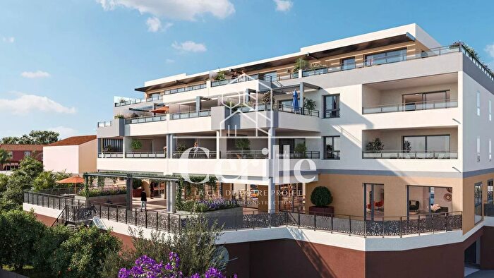 Appartement 3 pièces à Bormes-les-Mimosas, Centre-ville, Le Pin, à vendre