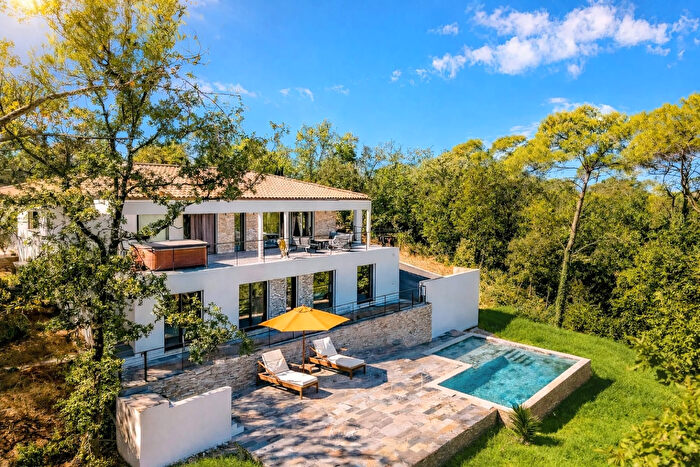 Maison à vendre - Brignoles, Rural - 5 pièces - 3 chambres