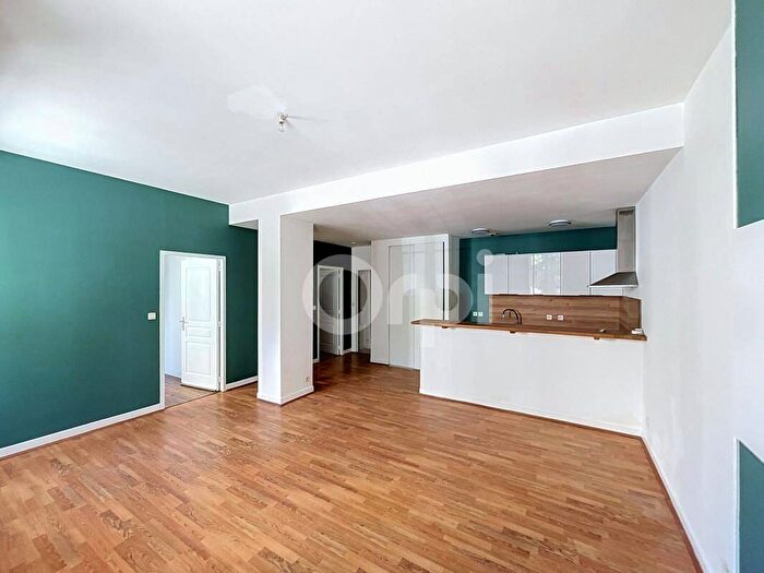 Urbain, Terrasson-Lavilledieu : Appartement 3 pièces à louer