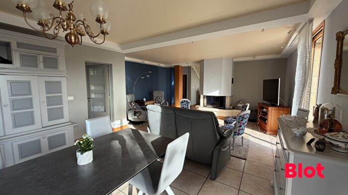 Maison 8 pièces à Gosné, à vendre