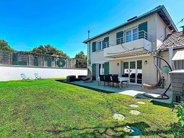 Maison 5 pièces à Prévessin-Moëns, à vendre