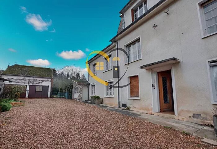 Maison à vendre - Veaugues - 11 pièces - 9 chambres