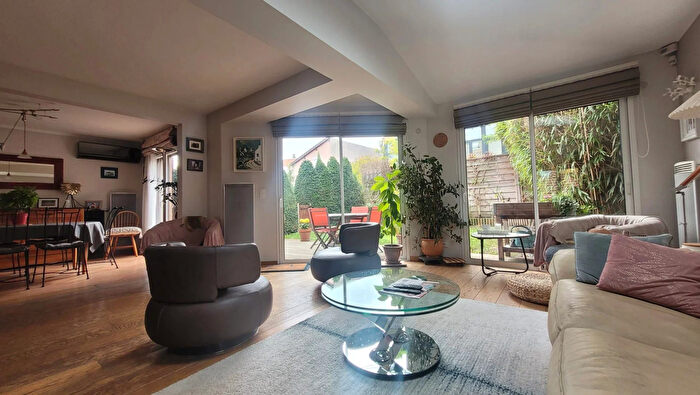 Maison à vendre - Rueil-Malmaison, Coeur de Ville - 6 pièces - 4 chambres