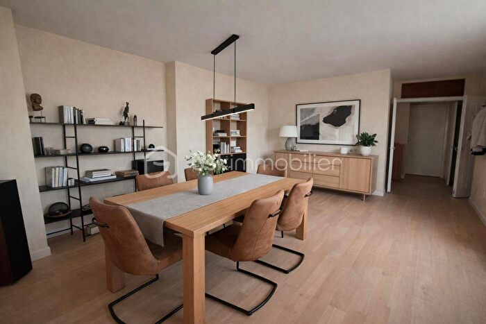Appartement à vendre - Magny-le-Hongre - 3 pièces - 2 chambres