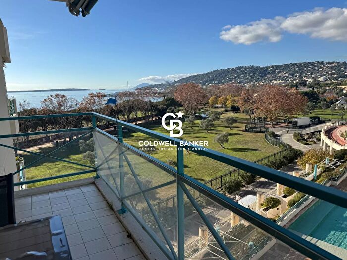 Appartement à vendre - Antibes, Antibes-les-Pins, Trianon, Le Fournel, Peyregoue - 3 pièces - 2 chambres