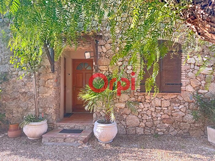 Maison à vendre - Le Plan-de-la-Tour - 5 pièces - 3 chambres