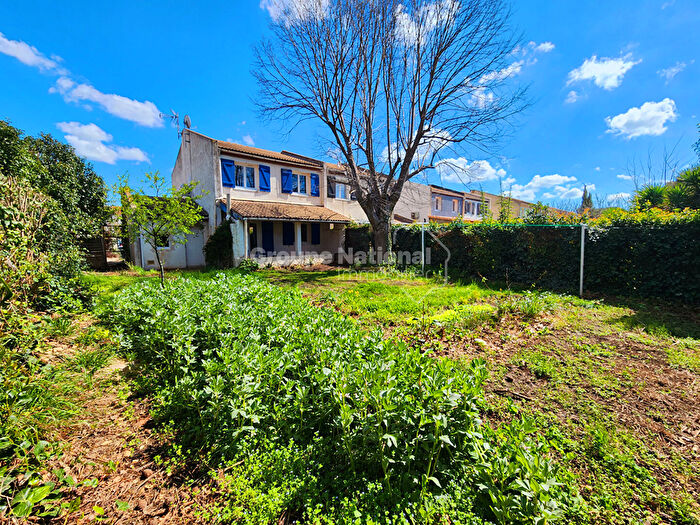 Maison à vendre - Saint-Martin-de-Crau - 4 pièces - 3 chambres