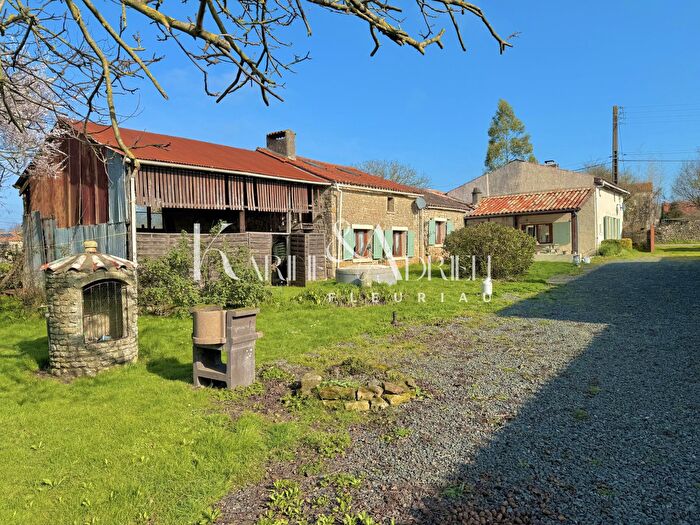 Maison à vendre - Saint-Hilaire-des-Loges - 11 pièces - 7 chambres