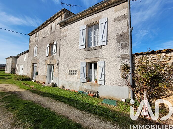 Maison à vendre - Saint-Sulpice-de-Cognac - 8 pièces - 4 chambres