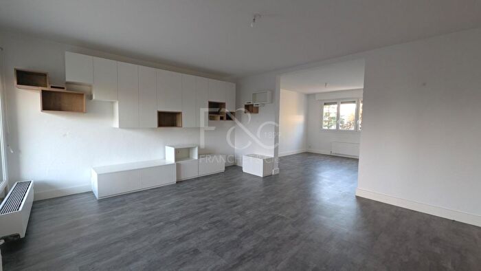 Appartement 4 pièces à louer à Charbonnières-les-Bains