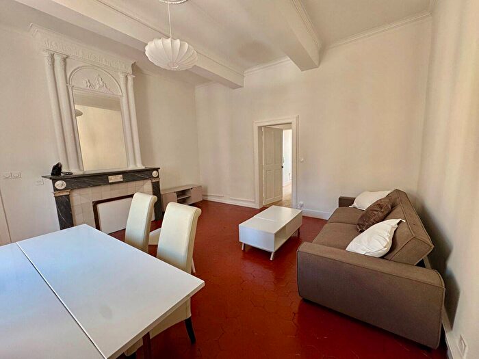 Arènes, Nîmes - Appartement 2 pièces à louer