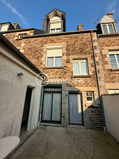 Maison à vendre - Sourdeval - 5 pièces - 4 chambres