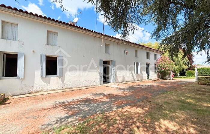 Maison à vendre - Corme-Écluse - 14 pièces - 9 chambres