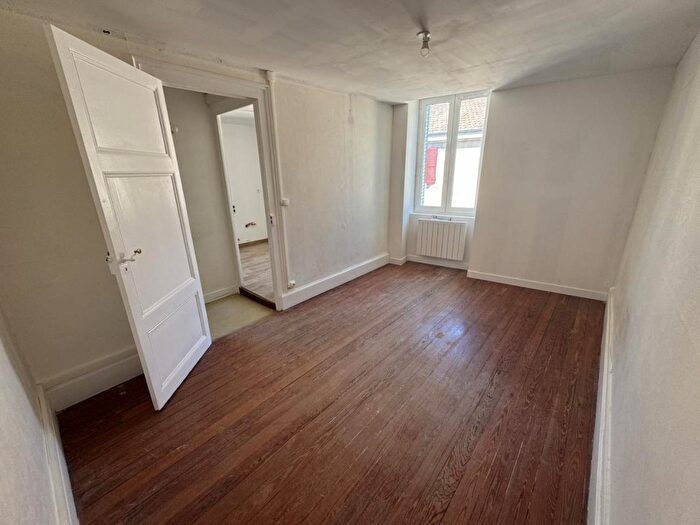 Appartement 1 pièce à Lagnieu, à vendre