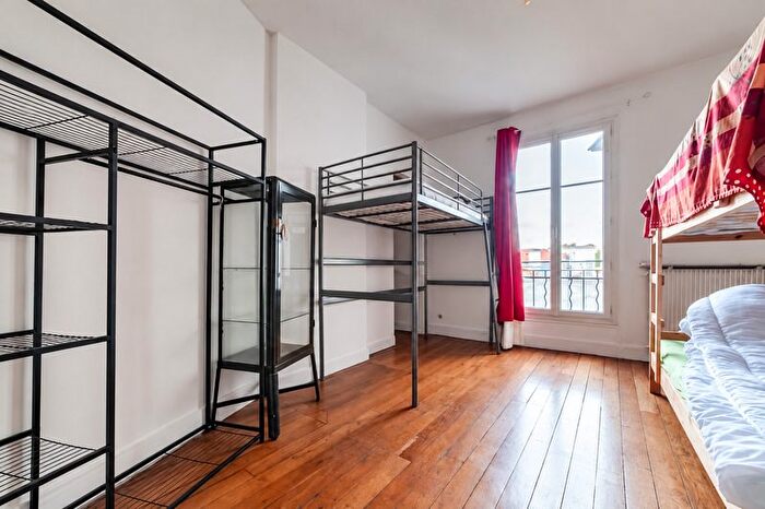 Asnières-sur-Seine, Centre-ville : Appartement 3 pièces à vendre