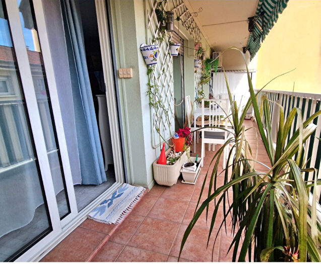 Appartement à vendre - Toulon, Saint-Roch - 4 pièces - 2 chambres