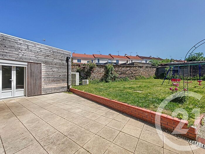 Maison à vendre - Cholet, Bretagne - 9 pièces - 6 chambres