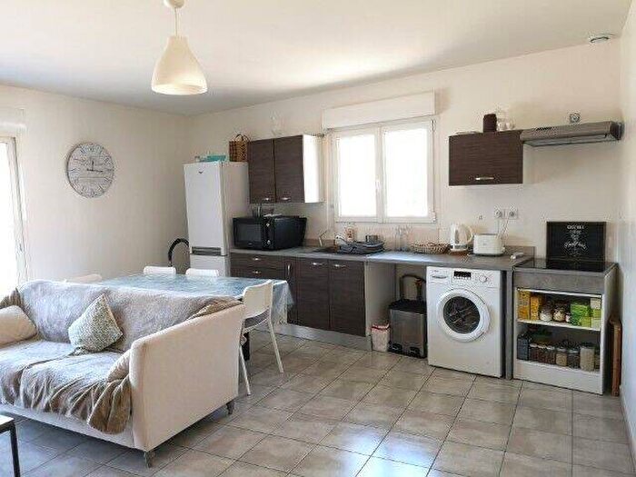 Appartement à louer - Les Perouses-Triangle dActivité, Ambérieu-en-Bugey - 3 pièces - 2 chambres