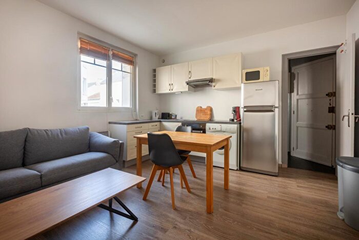 Appartement à louer - Nantes, Saint-Clément, Jardin des plantes, Caserne Lamoricière - 2 pièces - 1 chambre