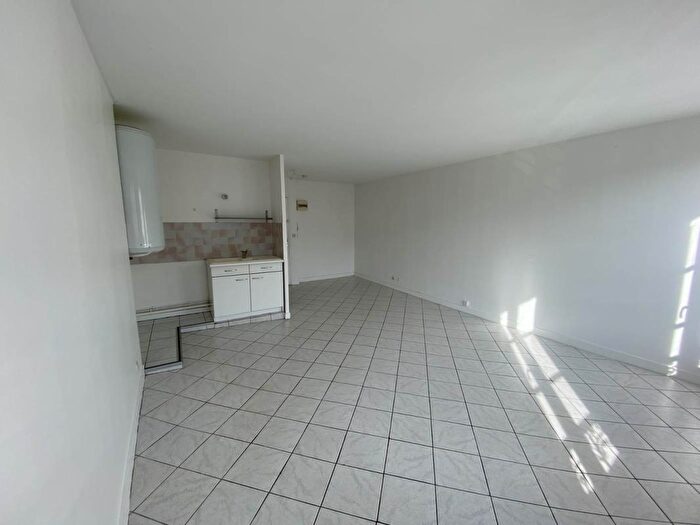 Appartement à louer - Coulommiers, Centre-ville - 1 pièce