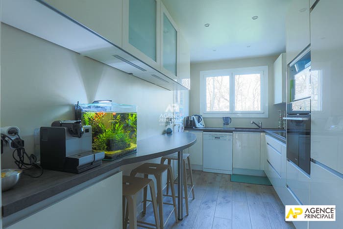 Maisons-Laffitte, Est : Appartement 5 pièces à vendre