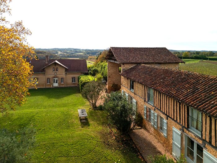 Maison à vendre - Vic-Fezensac - 11 pièces - 7 chambres