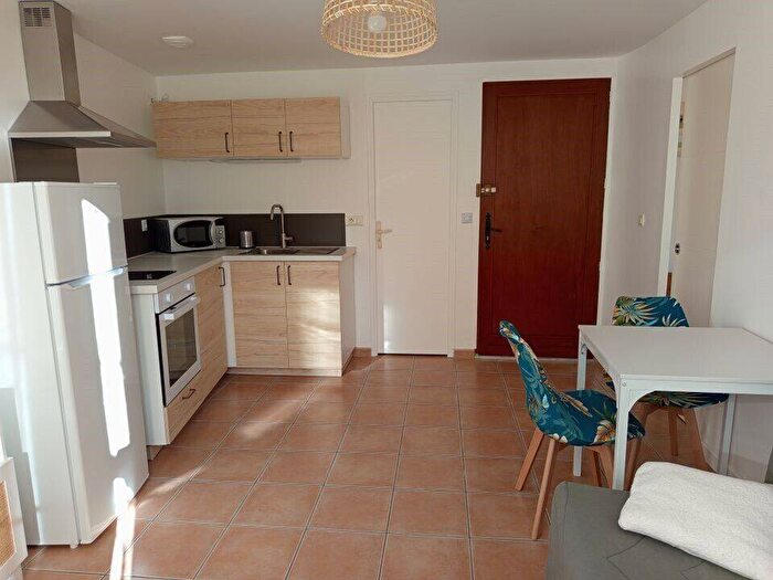 Appartement à louer - Hameau, Simiane-Collongue - 2 pièces - 1 chambre