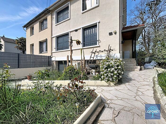 Maison à louer - Mairie-Champs Fous-Morangis, Chilly-Mazarin - 4 pièces - 3 chambres