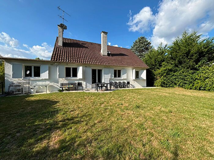 Maison à vendre - Le Mesnil-Saint-Denis - 6 pièces - 2 chambres