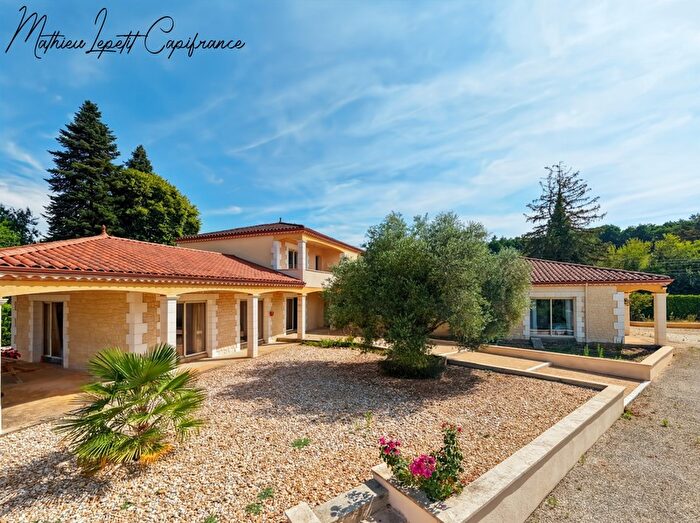 Maison 9 pièces à Saint-Pierre-de-Côle, à vendre