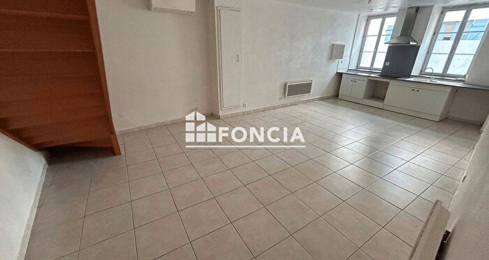 Est, Miribel : Appartement 4 pièces à louer