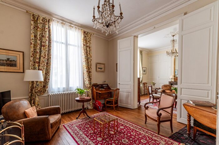 Maison à vendre - Saumur, Nantilly - 10 pièces - 7 chambres