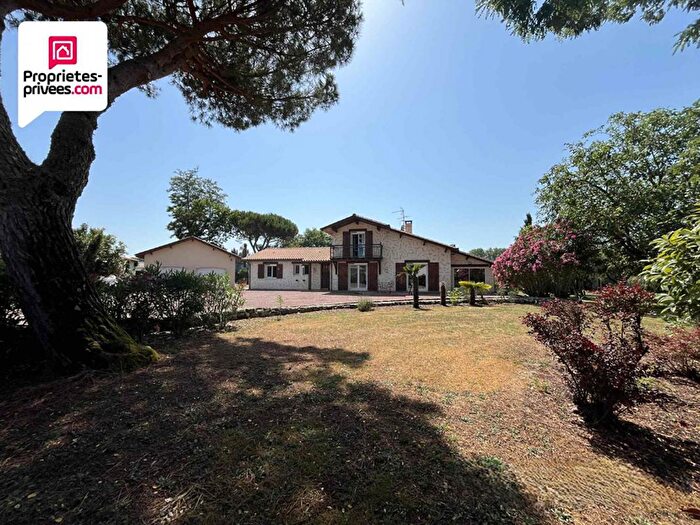 Maison à vendre - Braud-et-Saint-Louis - 7 pièces - 4 chambres