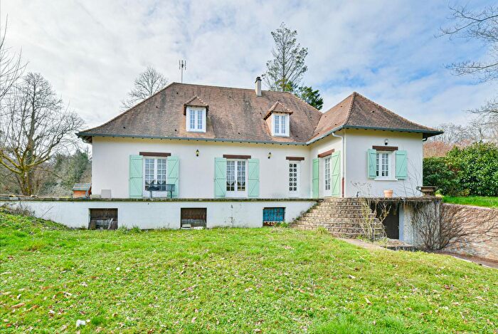 Maison à vendre - Champniers-et-Reilhac - 10 pièces - 6 chambres