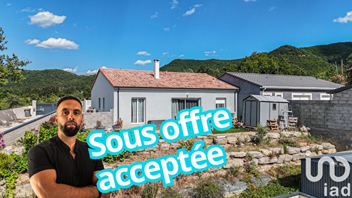 Maison à vendre - Baix - 4 pièces - 3 chambres