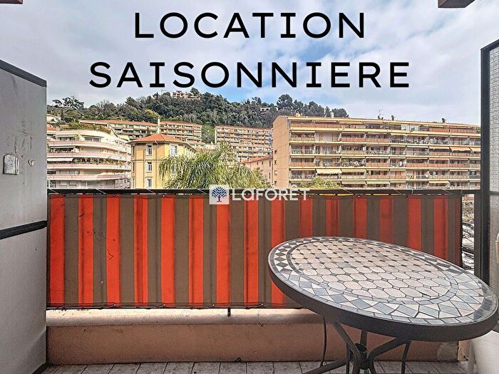 Appartement à louer - Bioves-Casino, Menton - 3 pièces - 2 chambres