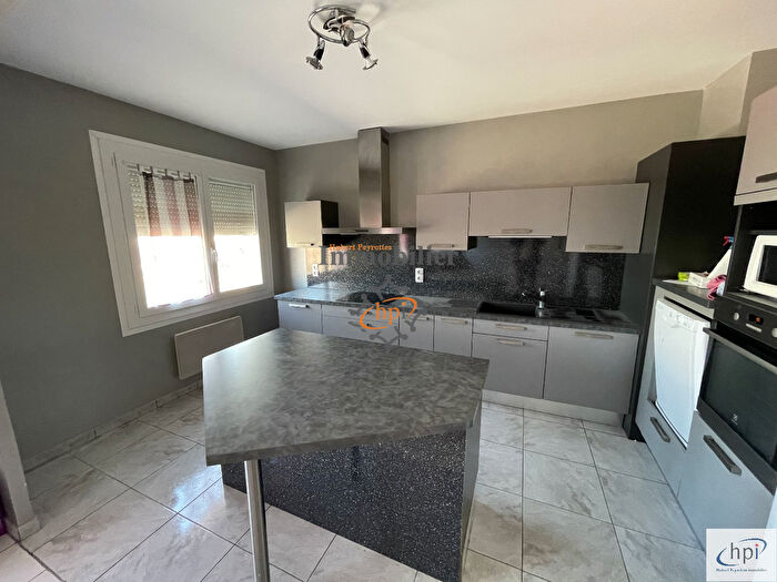 Appartement à louer - Camarès - 4 pièces - 3 chambres