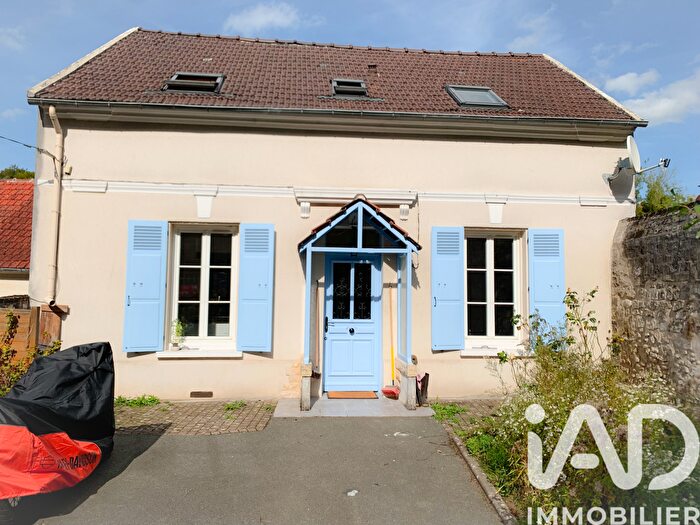 Maison à vendre - Verneuil-en-Halatte - 6 pièces - 3 chambres
