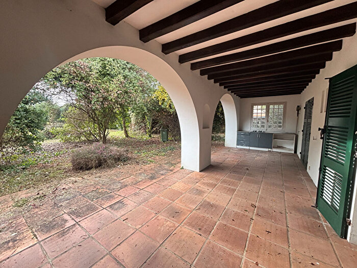 Maison à louer - Saint-Pierre-du-Mont - 5 pièces - 3 chambres