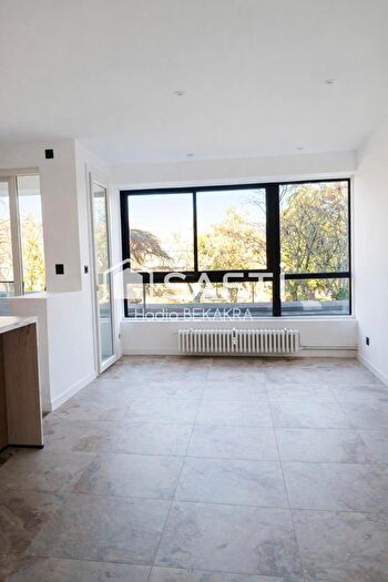 Appartement à vendre - Saint-Chamond, Centre-ville, Saint-Ennemond, Chavanne - 3 pièces - 2 chambres