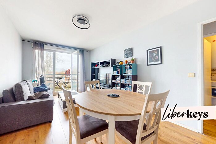 Appartement à vendre - Choisy-le-Roi, Gondoles - 2 pièces - 1 chambre