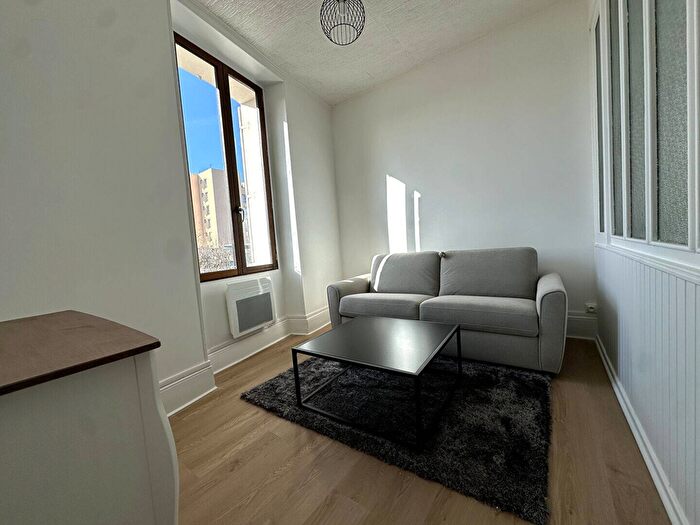 Appartement à louer - Centre-Historique, Romans-sur-Isère - 2 pièces - 1 chambre