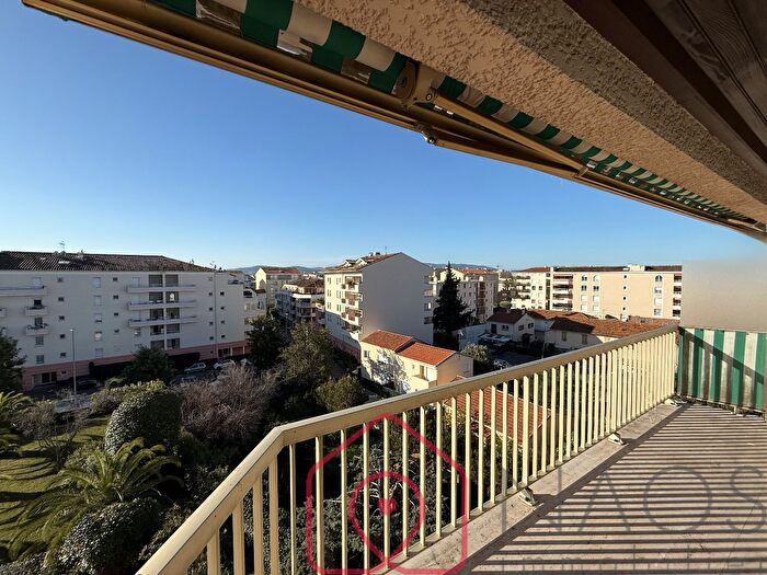 Appartement à vendre - Saint-Raphaël, Centre-ville - 4 pièces - 3 chambres