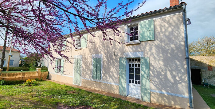 Maison à vendre - La Caillère-Saint-Hilaire - 5 pièces - 3 chambres