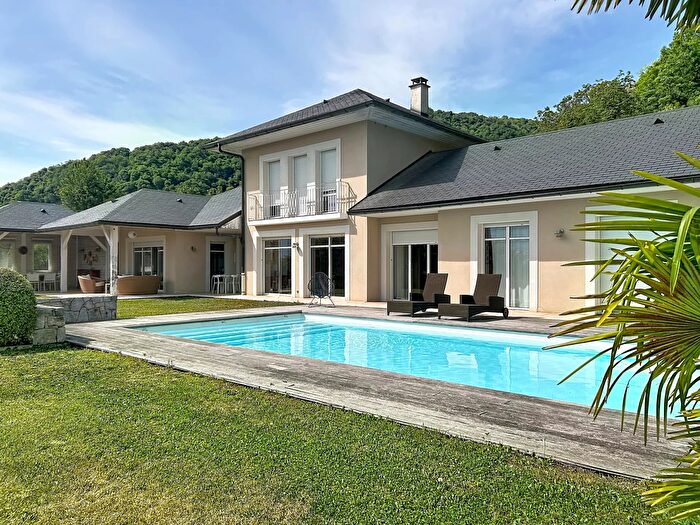 Maison 7 pièces à Saint-Alban-Leysse, à louer
