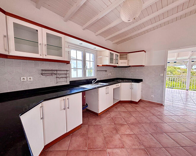 Maison à louer - Le Gosier - 5 pièces - 4 chambres