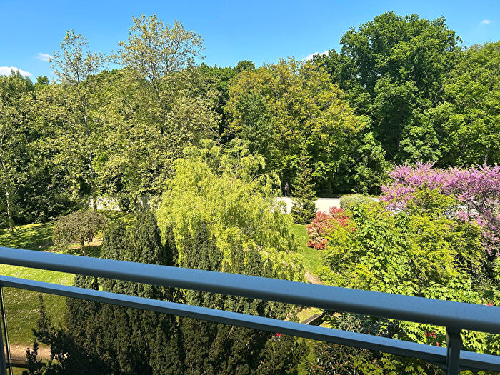 Appartement à louer - Vaucresson - 3 pièces - 2 chambres