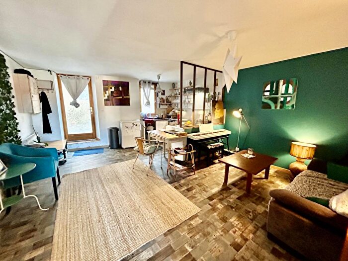 Appartement à louer - Meyrargues - 3 pièces - 2 chambres