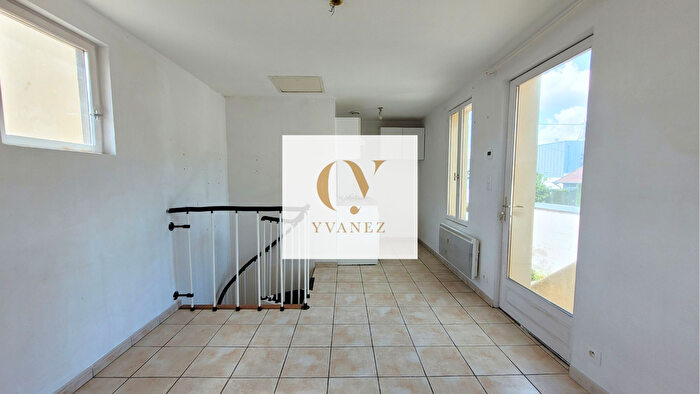 Appartement à vendre - Quartiers Nord-Est, Jeanne dArc - 2 pièces - 1 chambre
